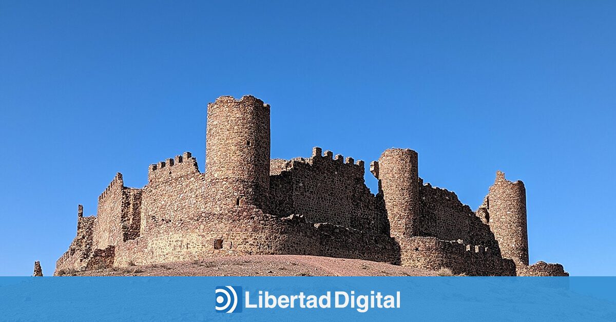 Se derrumba la torre más emblemática del castillo Almonacid de Toledo ...