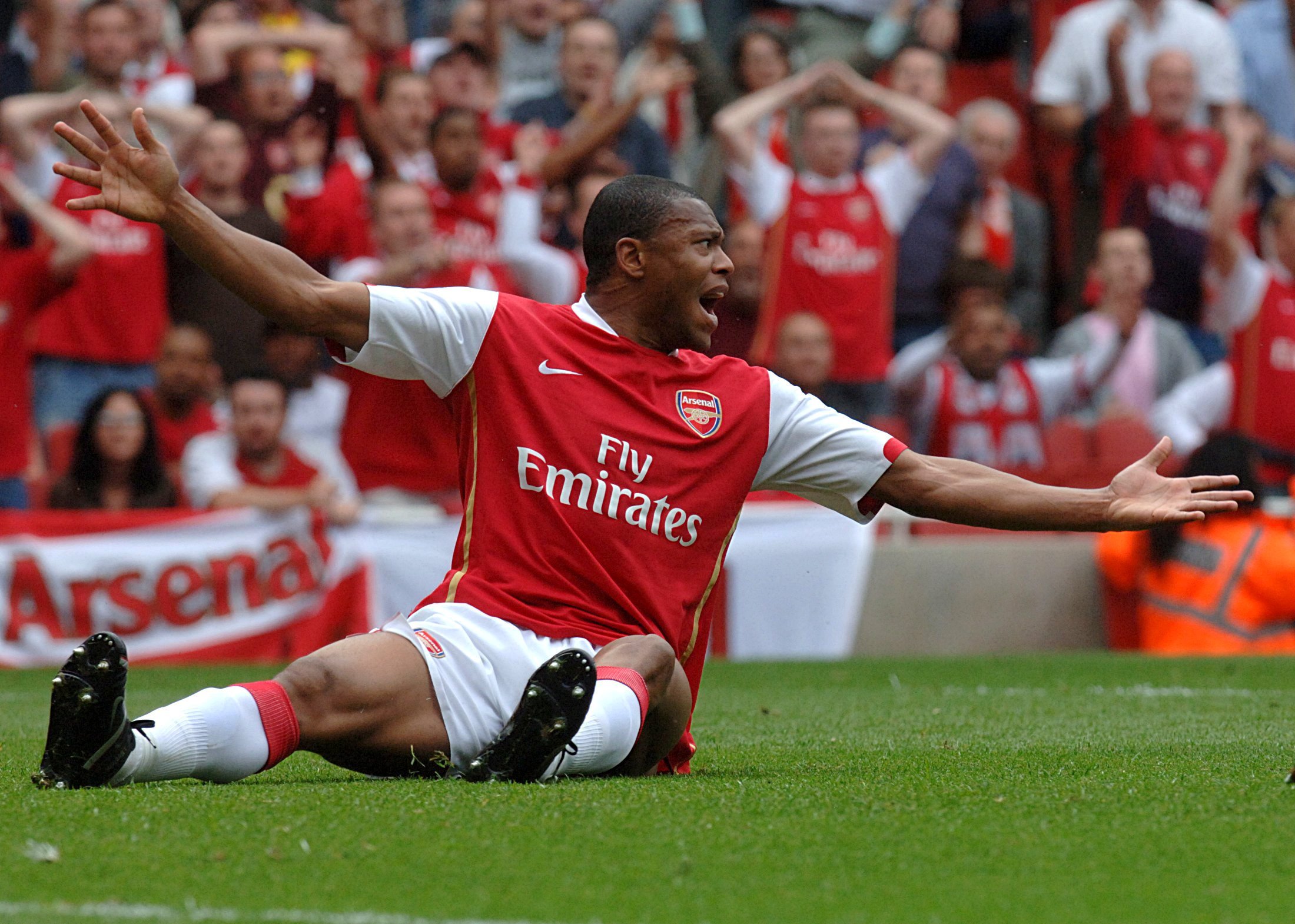 ¡De Londres a Madrid! ¿Quiénes se pusieron las camisetas del Arsenal y del Real? - Libertad Digital