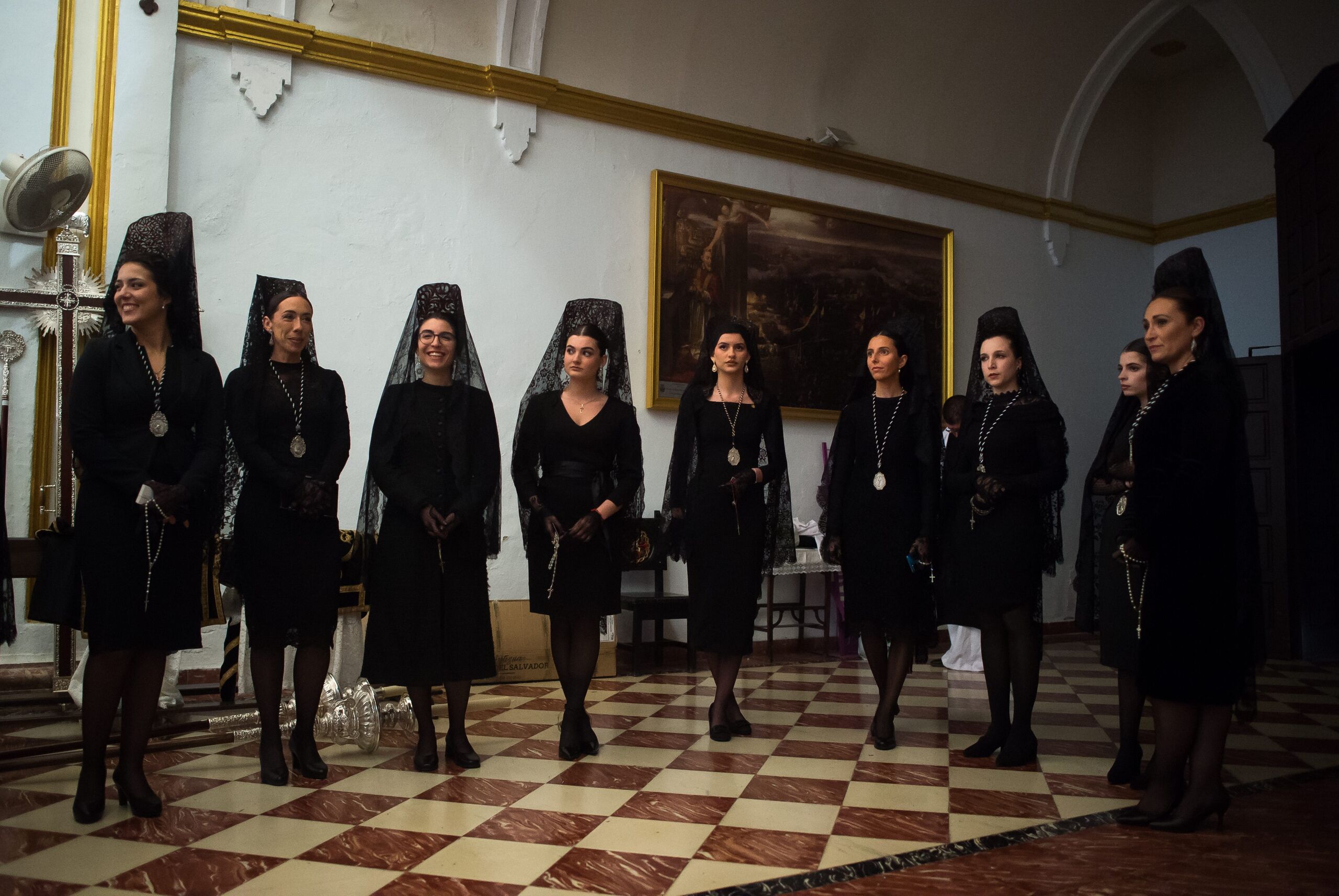 El traje de mantilla en Semana Santa: cultura, belleza y tradición - Chic