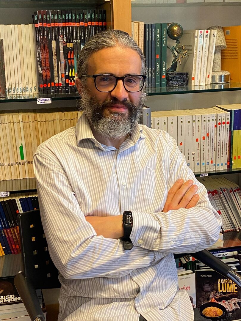 Fernando Castro Paredes gana el Premio Galaxia de Novela 75 Anos con 'O ...