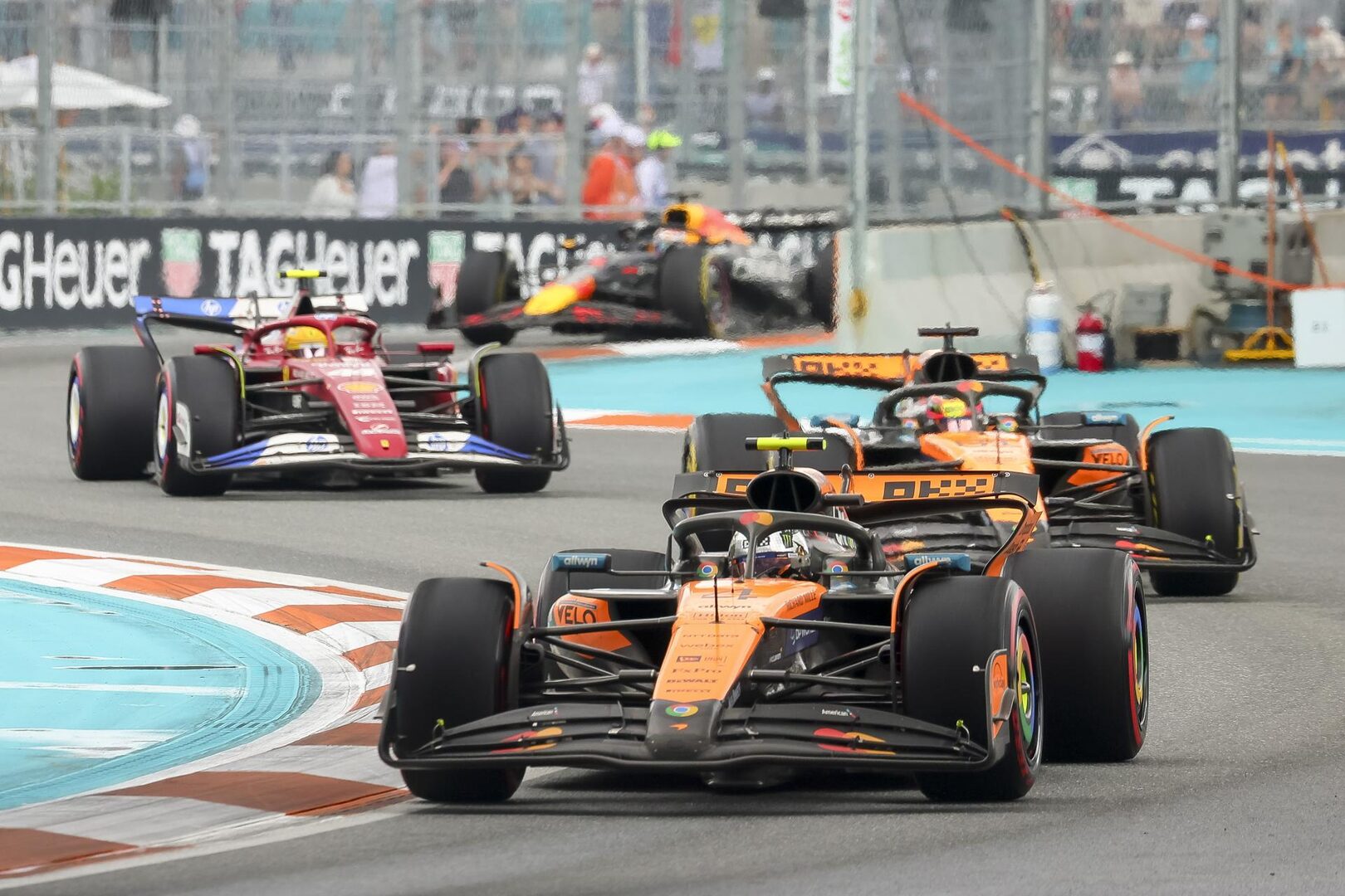 Lando Norris gana una carrera al sprint en Miami desastrosa para Fernando Alonso y Carlos Sainz ...