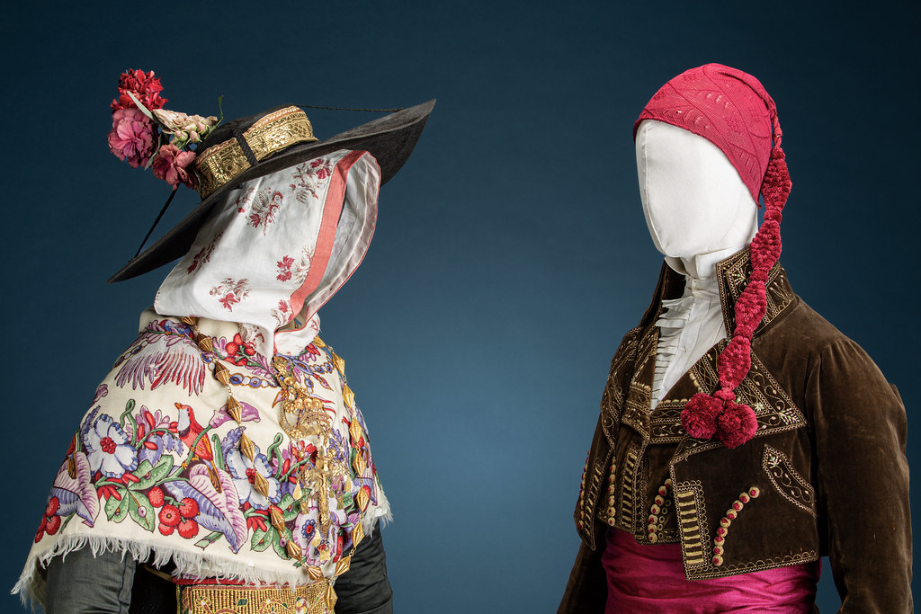El Museo del Traje vuelve a sus 'Raíces' rescatando la mejor ...