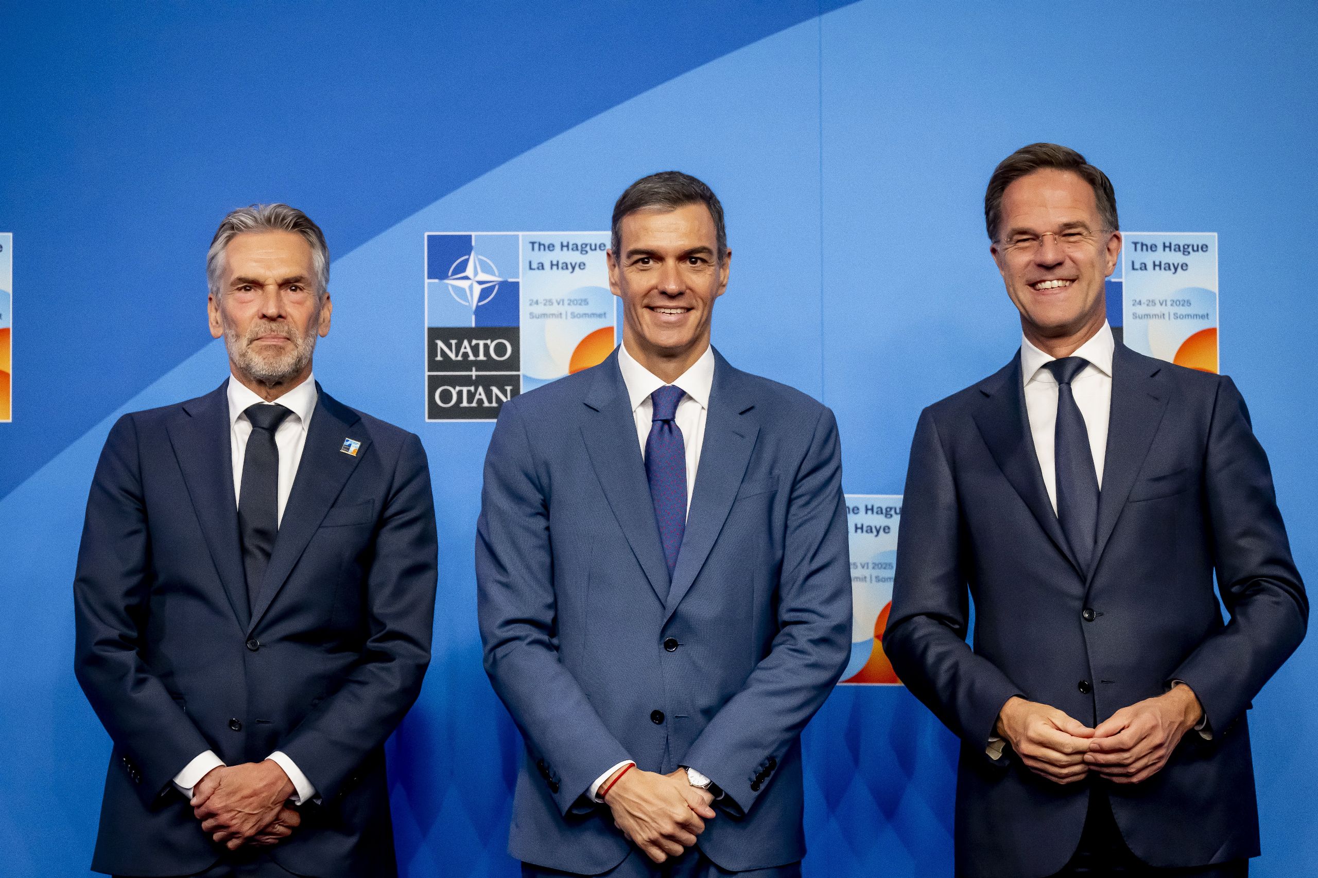 La foto de Pedro Sánchez que muestra su soledad en la OTAN: ¿acierto o ...