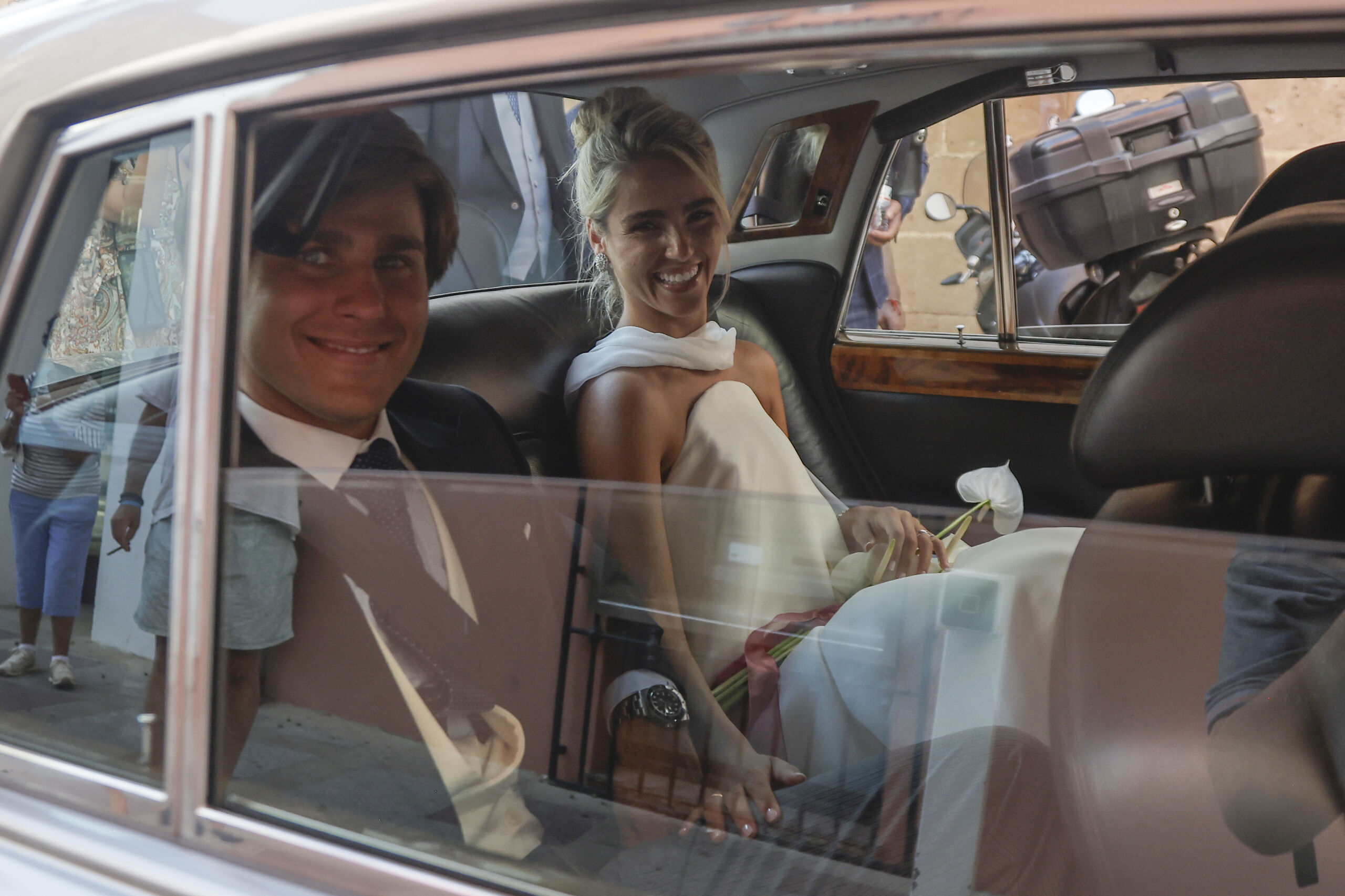 La boda de Paty Sánchez Flores y Javier Millet en Jávea: las mejores ...