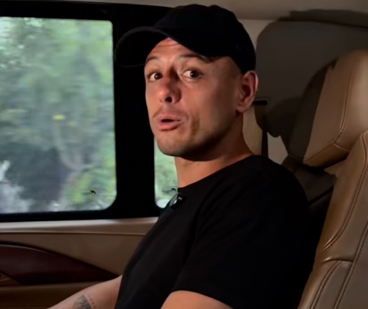 Chicharito manda a las mujeres a limpiar, cuidar y procrear: "No tengan ...