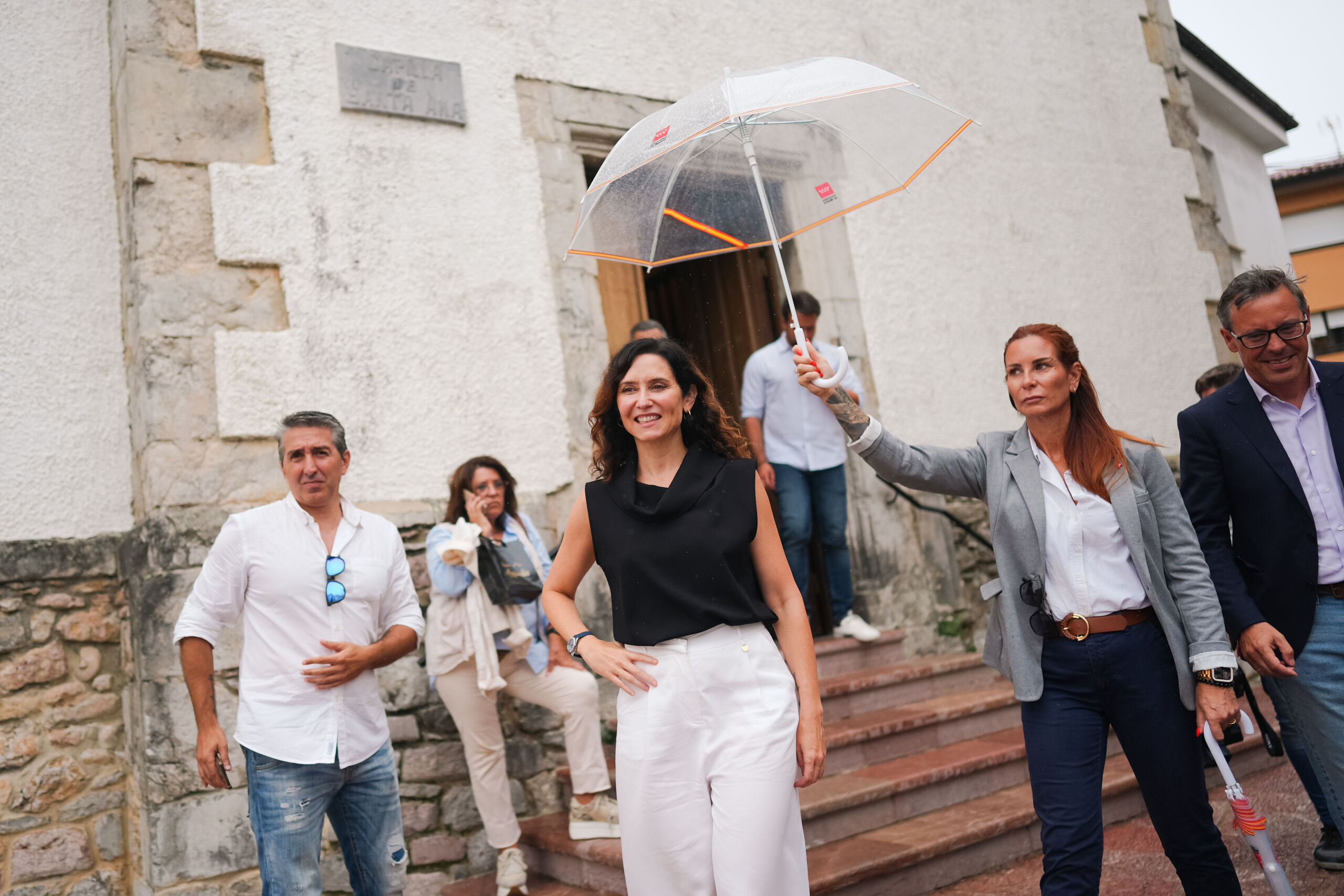 Todos los detalles de la visita de Ayuso a Llanes: la sidrería donde ...