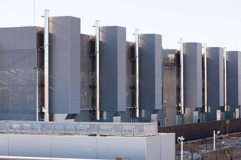 Alcalá Data Center de TELEFÓNICA: 8 'campos de fútbol' llenos de ...