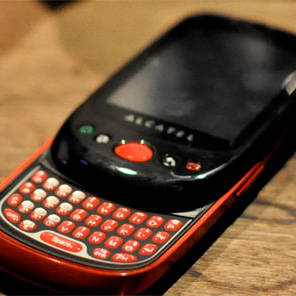 Alcatel lanza un Android de gama baja - Libertad Digital