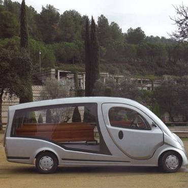 Llega el coche fúnebre para ecologistas - Libertad Digital - Motor 16