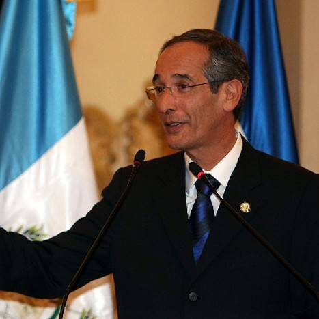 Álvaro Colom dice que no renunciará por el vídeo que lo implica en un ...