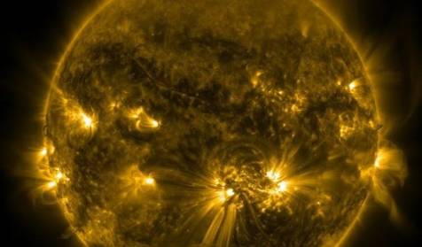 Aparecen manchas solares 66 veces más grandes que la Tierra - Libertad ...