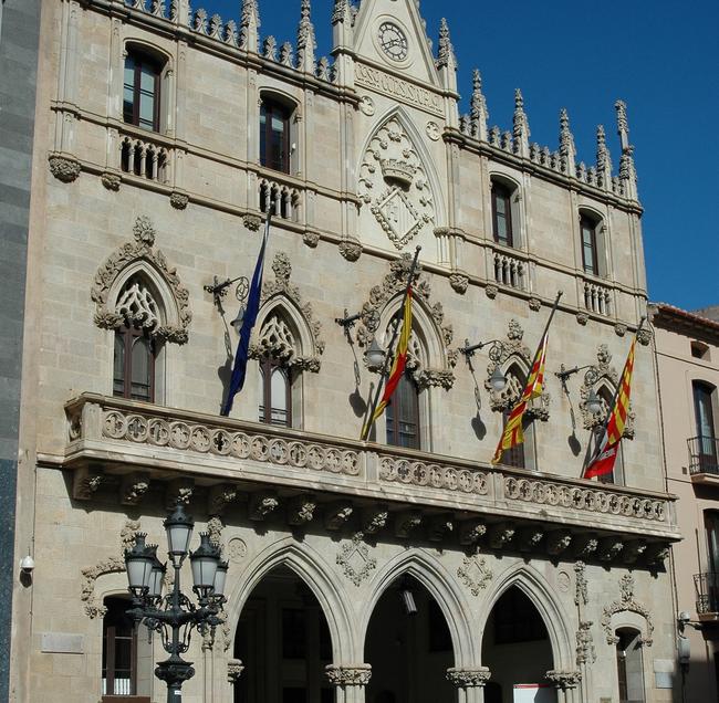Queman la bandera española del Ayuntamiento de Tarrasa - Libertad Digital