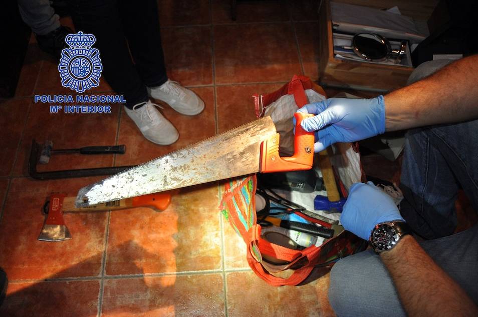 Descuartiza a su hermano y lo esconde en el congelador de su casa ...