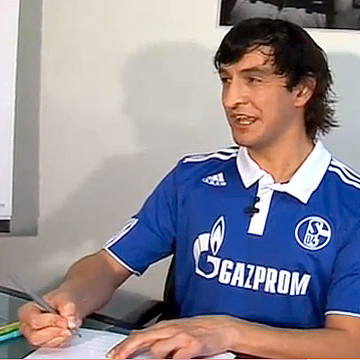 Parodia de Raúl en Alemania: un niño que aprende alemán con su patito ...